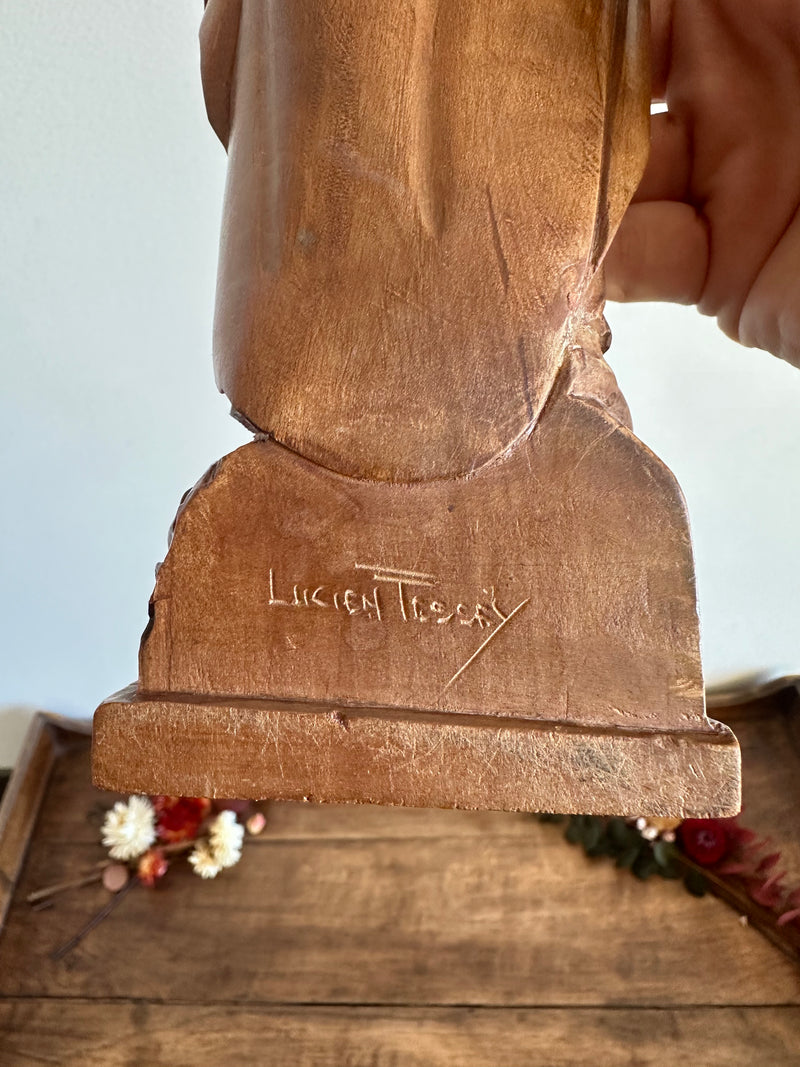 Statuette de la vierge en bois sculptée signée Lucien Pessey (1912-1992) | Ma Cabane Vintage