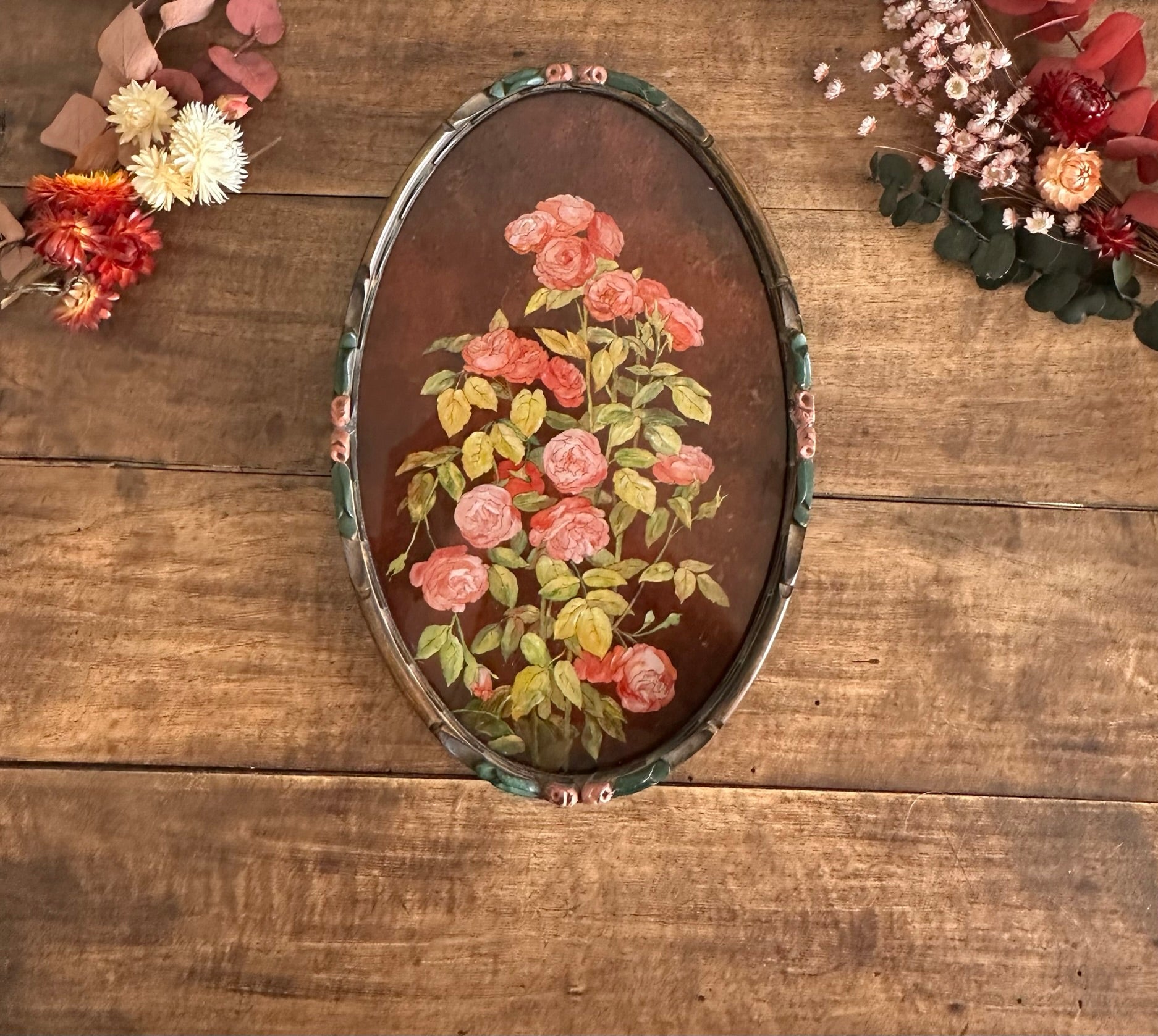 Peinture de roses reflets dorés signée dans cadre sculpté | Ma Cabane ...