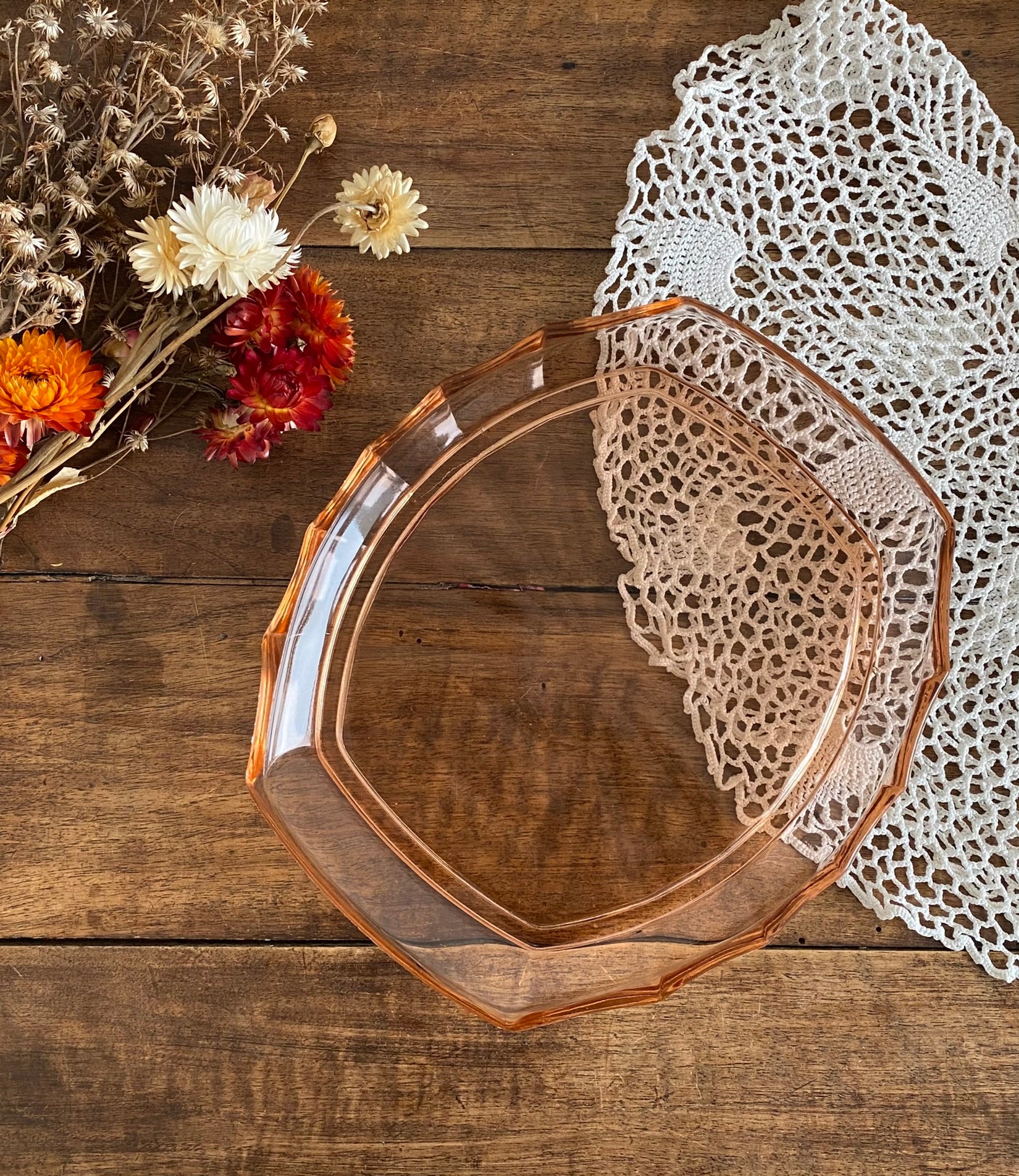 Assiette rectangulaire bords arrondis en verre rosaline | Ma Cabane Vintage